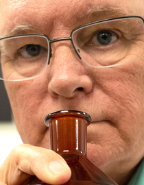 Watch Extraordinary Humans S02-E10 | Free TV Shows | Fawesome TV